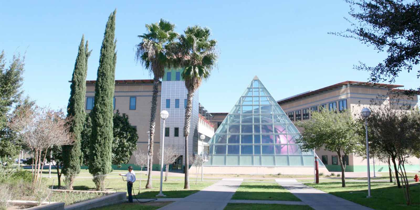 Epic Team Building Scavenger Hunts in Laredo